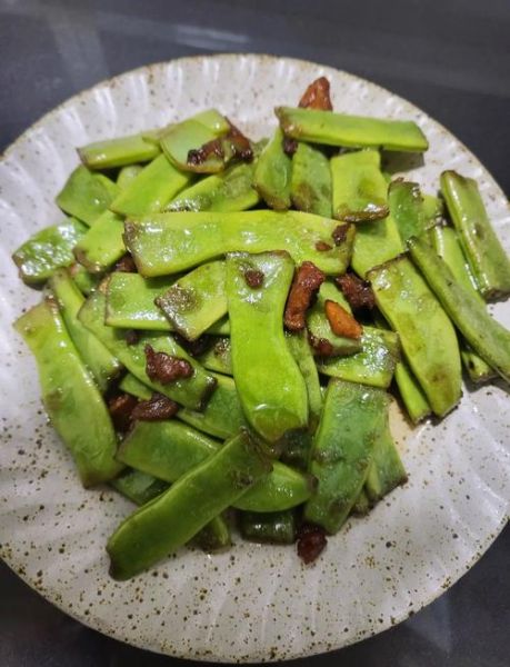 扁豆角怎么炒好吃_素炒扁豆角的做法大全-第1张图片-山城妙识
