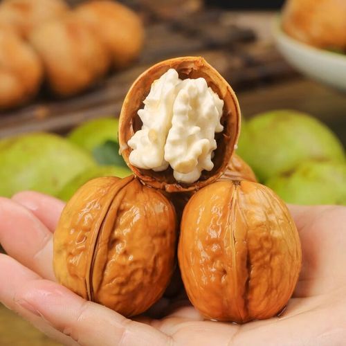 核桃皮怎么去掉_新鲜核桃去青皮最快方法-第2张图片-山城妙识