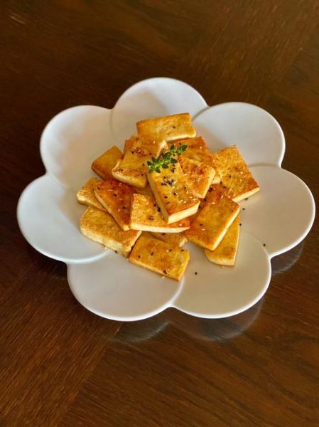 香煎豆腐怎么做_街边小吃豆腐煎多久-第1张图片-山城妙识