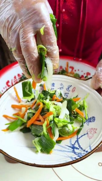 大葱叶子能吃吗_大葱叶子怎么吃-第1张图片-山城妙识 大葱叶子能吃吗_大葱叶子怎么吃-第1张图片-山城妙识