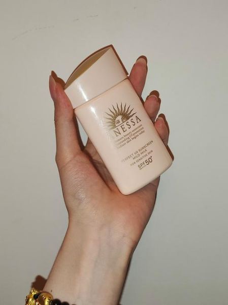 香蕉船防晒哪款好用_香蕉船防晒需要卸妆吗-第2张图片-山城妙识