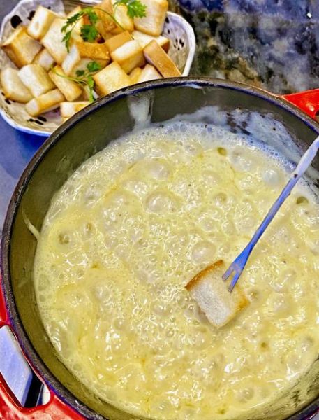 芝士火锅怎么做_正宗瑞士芝士火锅配方-第3张图片-山城妙识 芝士火锅怎么做_正宗瑞士芝士火锅配方-第3张图片-山城妙识