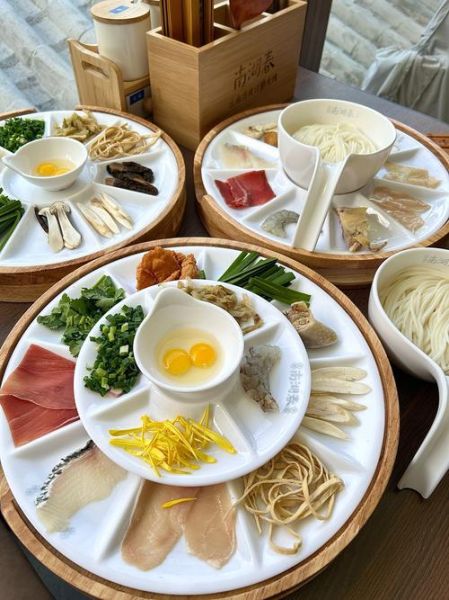 过桥米线怎么吃_过桥米线正确吃法-第1张图片-山城妙识 过桥米线怎么吃_过桥米线正确吃法-第1张图片-山城妙识