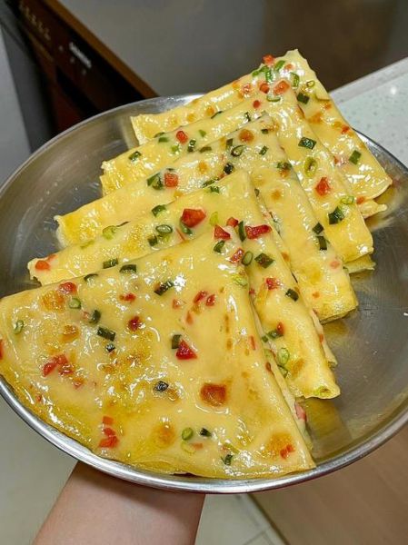鸡蛋饼怎么做才松软_早餐鸡蛋饼用什么面粉-第1张图片-山城妙识