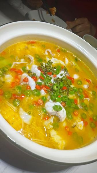 酸菜鱼头怎么做_酸菜鱼头汤的做法-第1张图片-山城妙识