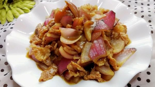 葱头炒肉怎么炒才嫩_葱头炒肉用哪个部位肉-第1张图片-山城妙识