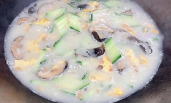 黄瓜三鲜汤怎么做_黄瓜三鲜汤的营养价值-第2张图片-山城妙识 黄瓜三鲜汤怎么做_黄瓜三鲜汤的营养价值-第2张图片-山城妙识