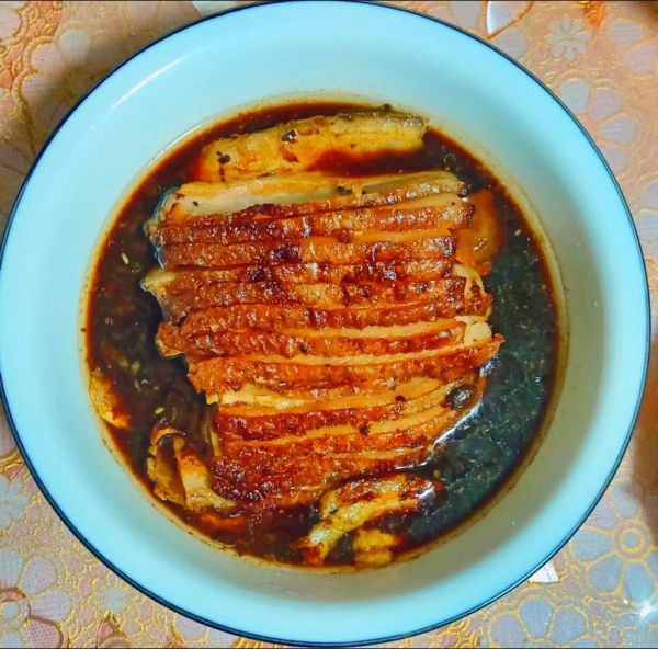 走油豆豉扣肉怎么做_正宗走油豆豉扣肉做法-第1张图片-山城妙识