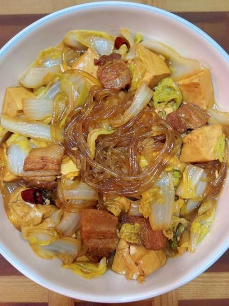 东北大白菜炖粉条怎么做_正宗做法窍门-第1张图片-山城妙识 东北大白菜炖粉条怎么做_正宗做法窍门-第1张图片-山城妙识
