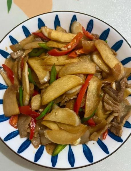 茭白炒肉要炒多久_茭白炒肉多长时间能熟-第1张图片-山城妙识 茭白炒肉要炒多久_茭白炒肉多长时间能熟-第1张图片-山城妙识