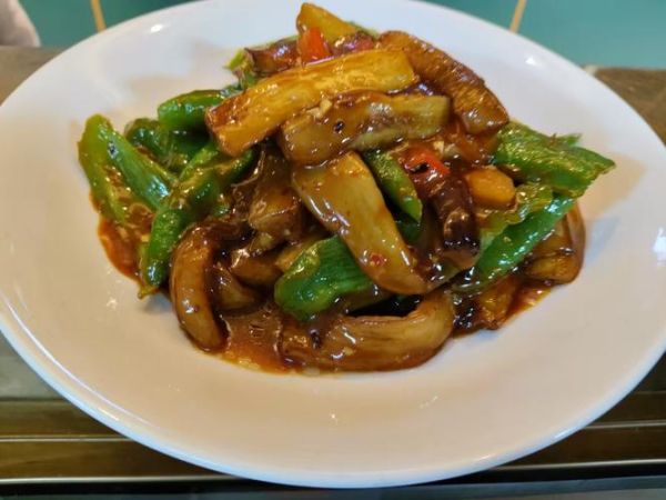 虎皮青椒烧茄子怎么做_家常做法步骤详解-第2张图片-山城妙识 虎皮青椒烧茄子怎么做_家常做法步骤详解-第2张图片-山城妙识