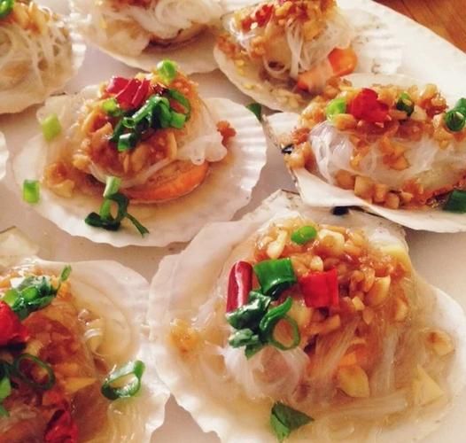 新鲜大扇贝怎么清洗_家常蒜蓉粉丝蒸扇贝做法-第3张图片-山城妙识