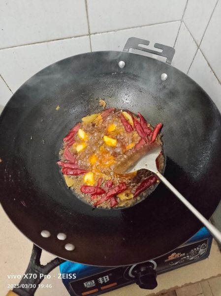 香辣小龙虾怎么做_最正宗的做法-第1张图片-山城妙识 香辣小龙虾怎么做_最正宗的做法-第1张图片-山城妙识