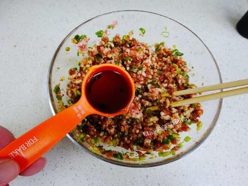 柿子椒饺子馅怎么做_柿子椒饺子馅的做法窍门-第1张图片-山城妙识