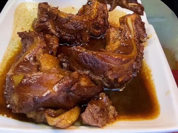 爆炒月牙骨怎么做_月牙骨需要焯水吗-第1张图片-山城妙识