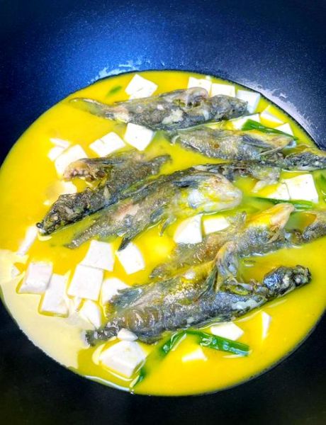 清汤黄辣丁鱼汤怎么做_黄辣丁鱼汤去腥技巧-第1张图片-山城妙识