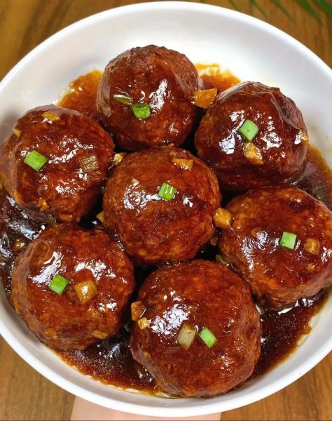 红烧子狮子头怎么做_红烧狮子头家常做法-第2张图片-山城妙识