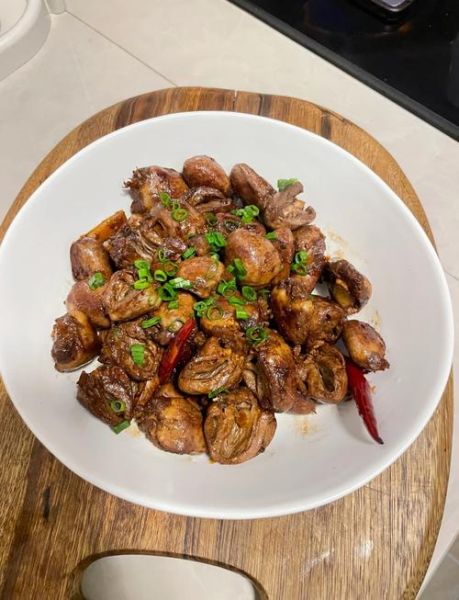 鸡心怎么炒好吃_鸡心焯水几分钟才嫩-第1张图片-山城妙识