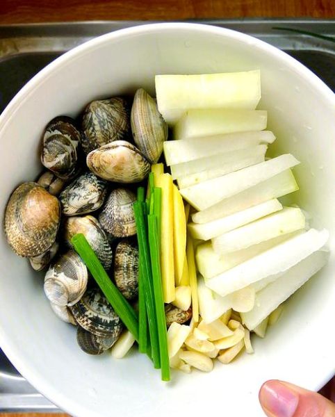 蛤蜊冬瓜汤怎么做_冬瓜汤去腥技巧-第3张图片-山城妙识 蛤蜊冬瓜汤怎么做_冬瓜汤去腥技巧-第3张图片-山城妙识