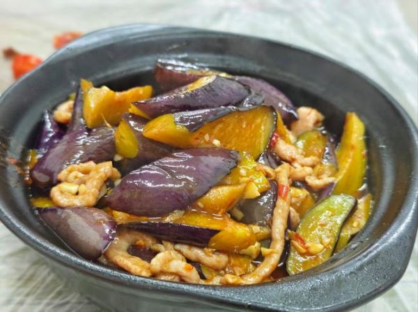 砂锅咸鱼茄子煲怎么做_咸鱼茄子煲的正宗做法-第2张图片-山城妙识 砂锅咸鱼茄子煲怎么做_咸鱼茄子煲的正宗做法-第2张图片-山城妙识