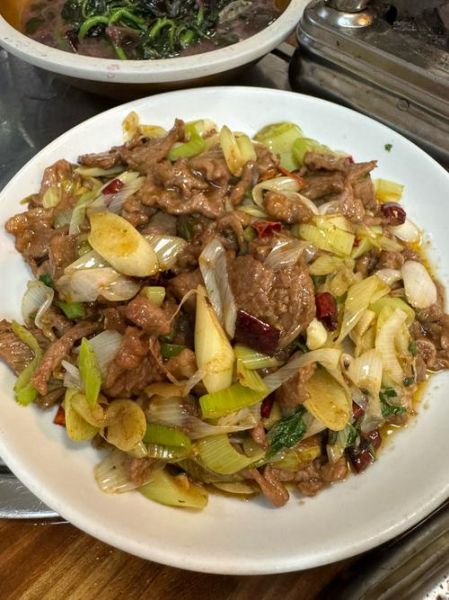 葱爆羊肉家常做法_怎么炒才嫩滑不膻-第3张图片-山城妙识 葱爆羊肉家常做法_怎么炒才嫩滑不膻-第3张图片-山城妙识