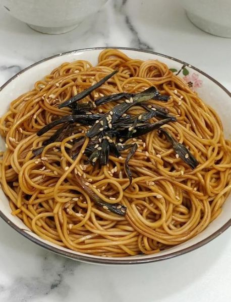 葱油拌面怎么做才好吃_葱油拌面正宗做法-第2张图片-山城妙识 葱油拌面怎么做才好吃_葱油拌面正宗做法-第2张图片-山城妙识