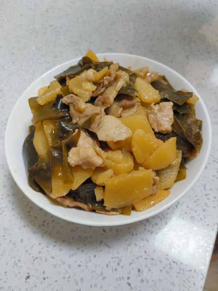 海带丝炖土豆怎么做_海带丝炖土豆用不用焯水-第1张图片-山城妙识 海带丝炖土豆怎么做_海带丝炖土豆用不用焯水-第1张图片-山城妙识