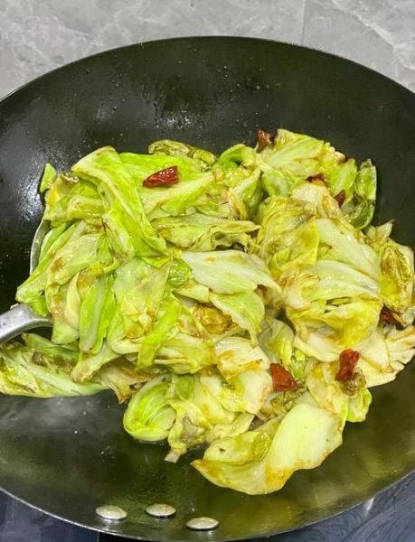 包菜怎么炒好吃又简单_包菜的家常做法-第2张图片-山城妙识