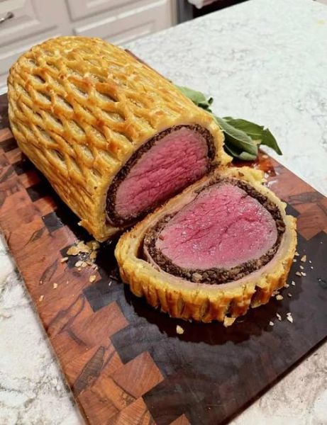 惠灵顿牛排用什么牛肉_惠灵顿牛排选什么部位-第1张图片-山城妙识