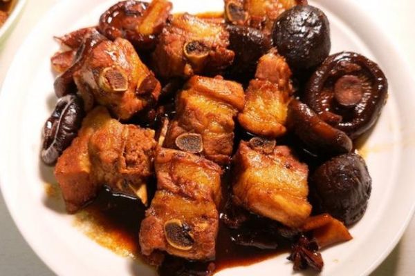 香菇烧排骨怎么做_香菇烧排骨的家常做法-第2张图片-山城妙识