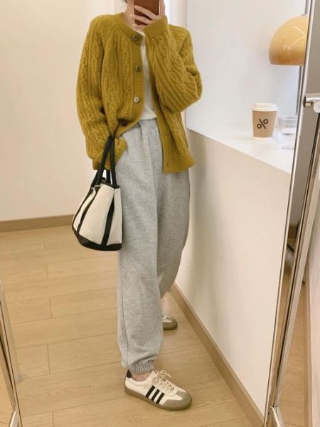 芥末黄配什么颜色好看_芥末黄墙面搭配指南-第3张图片-山城妙识