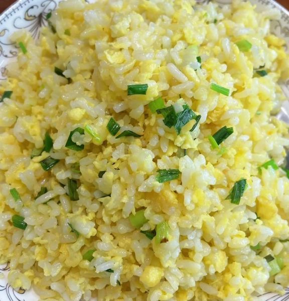 正宗黄金蛋炒饭的做法窍门_隔夜饭怎么处理-第3张图片-山城妙识