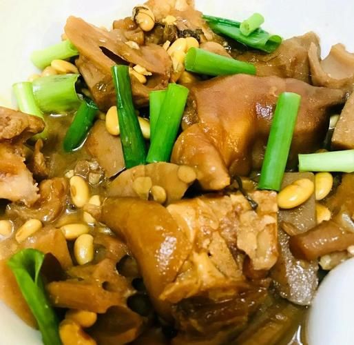 猪脚炖藕怎么做_藕炖猪脚需要焯水吗-第3张图片-山城妙识
