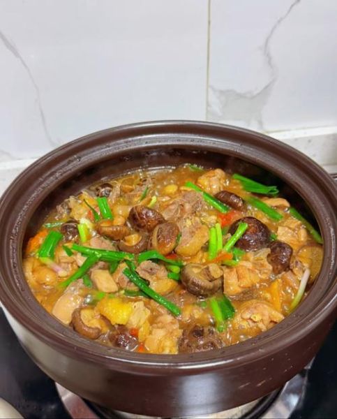 鲜香菇鸡汤怎么炖好喝_鲜香菇鸡汤的做法步骤-第2张图片-山城妙识