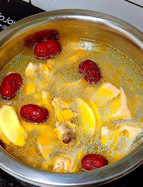 清炖全鸡加什么调料_清炖全鸡放什么料最鲜-第2张图片-山城妙识