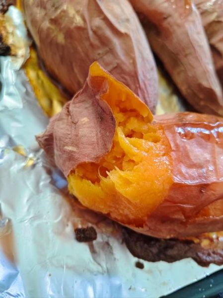 烤箱烤地瓜需要多少度_烤多久才软糯香甜-第1张图片-山城妙识 烤箱烤地瓜需要多少度_烤多久才软糯香甜-第1张图片-山城妙识