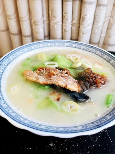 皮蛋配什么煮汤好吃_皮蛋汤的经典搭配-第1张图片-山城妙识