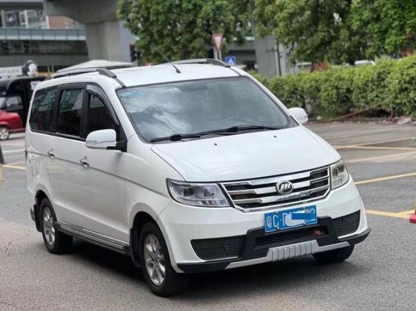 面包车图片大全_如何选车更靠谱-第3张图片-山城妙识