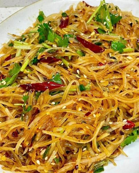 酸辣土豆丝怎么做_酸辣土豆丝焯水还是不焯水-第2张图片-山城妙识