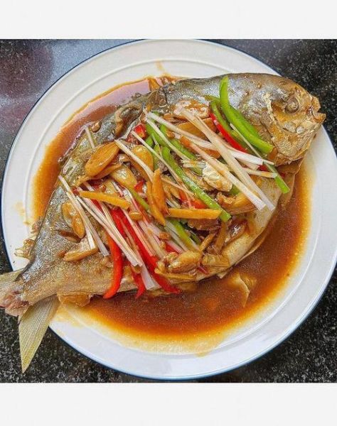 鲳鱼怎么炖好吃_家常炖鲳鱼做法-第1张图片-山城妙识