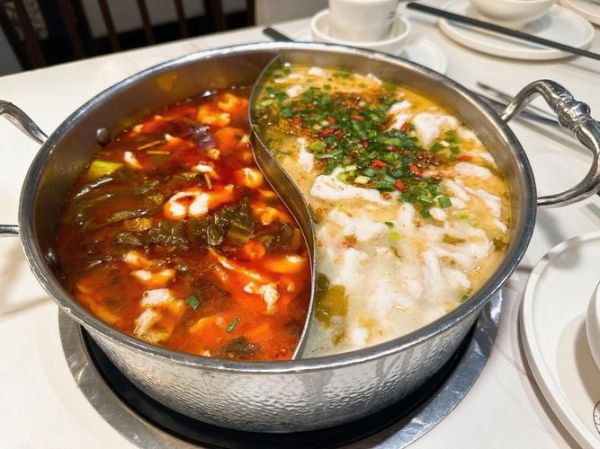 酸菜鱼火锅怎么做_酸菜鱼火锅家常做法步骤-第2张图片-山城妙识