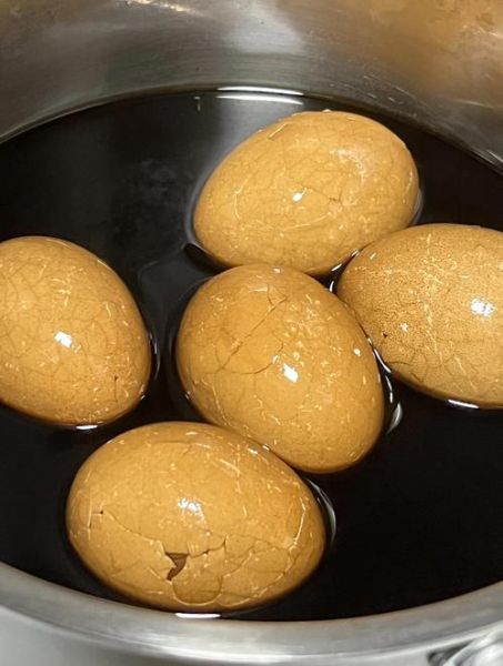煮茶叶蛋用生抽还是老抽_茶叶蛋上色技巧-第2张图片-山城妙识