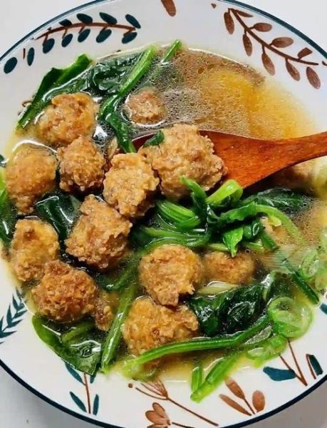 菠菜豆腐丸子汤怎么做_菠菜豆腐丸子汤热量高吗-第1张图片-山城妙识