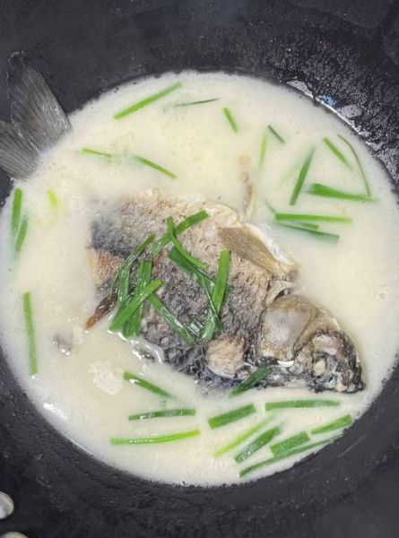 鲫鱼汤怎么煮才白_鲫鱼汤奶白色技巧-第3张图片-山城妙识