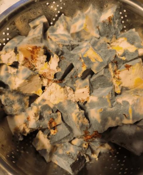 霉豆腐发霉失败的原因_霉豆腐表面发黑还能吃吗-第2张图片-山城妙识