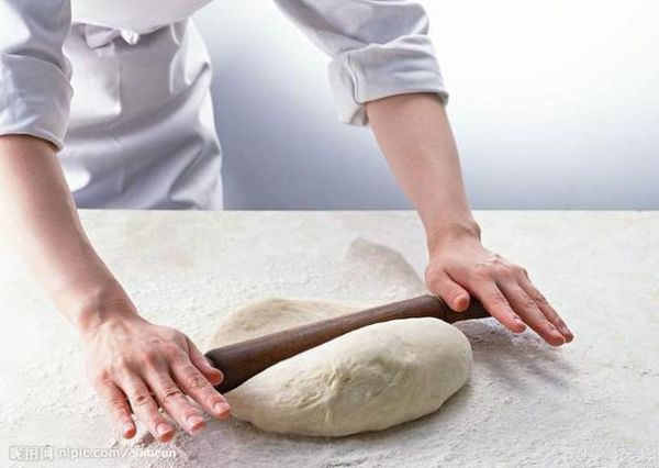 炸葱油饼怎么和面_炸葱油饼用高筋还是中筋面粉-第2张图片-山城妙识