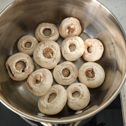 蘑菇做汤需要焯水吗_蘑菇汤焯水技巧-第2张图片-山城妙识 蘑菇做汤需要焯水吗_蘑菇汤焯水技巧-第2张图片-山城妙识