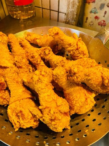 炸鸡腿怎么做又脆又嫩_炸鸡腿的简单家常做法-第3张图片-山城妙识