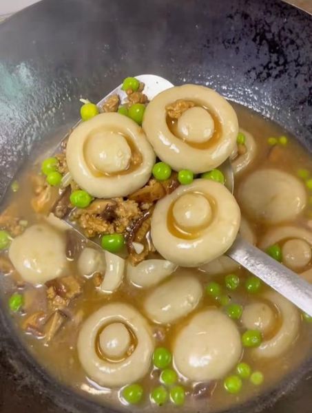 芋头蘑菇汤的做法_如何煮出奶白浓汤-第1张图片-山城妙识