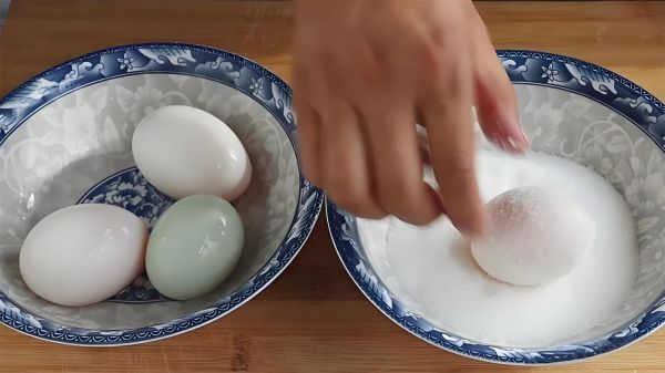 咸鸭蛋怎么腌制_家庭版咸鸭蛋腌制方法-第2张图片-山城妙识